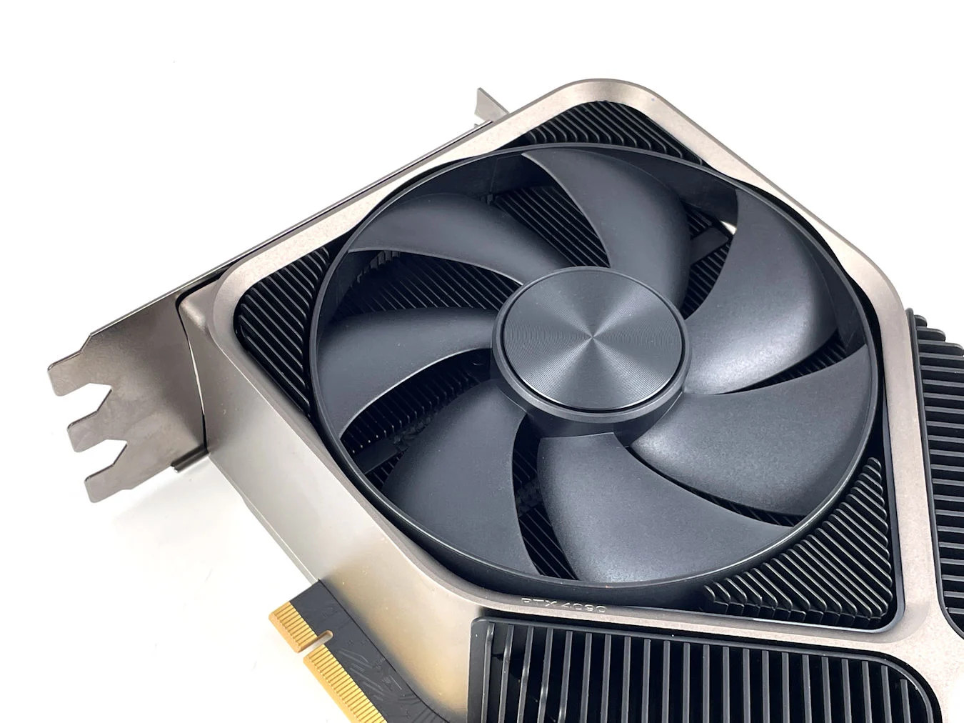 NVIDIA GeForce RTX 4090 FE 顯示卡評測開箱 | UNIKO's Hardware